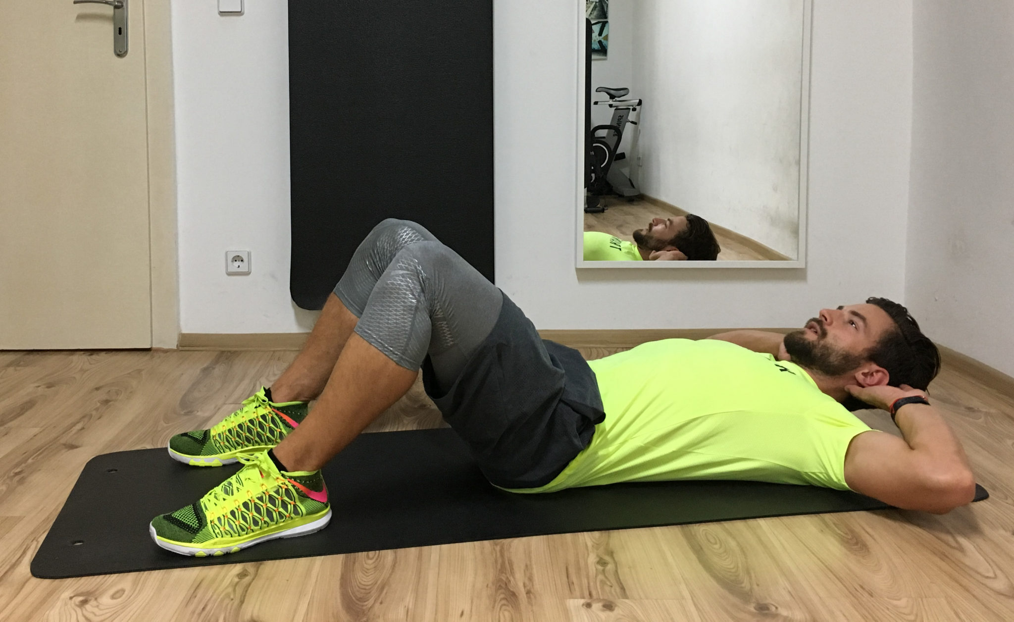 ᐅ Crunches - die richtige Ausführung mit Bildern und Video!