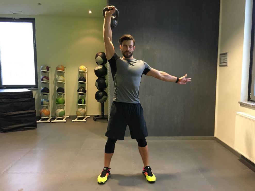ᐅ Kettlebell Military Press - Ausführung mit Bildern und Video!