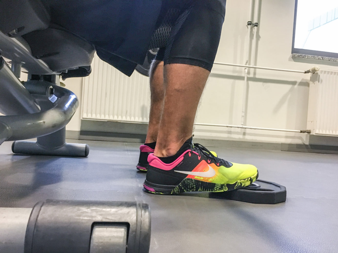 ᐅ Wadenheben Sitzend - Ausführung mit Bildern und Video!